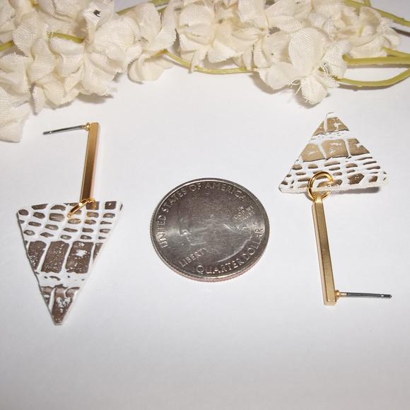 wvluckygirl | Jewelry | Gold White Faux Leather Croc Earrings Post 477 ...